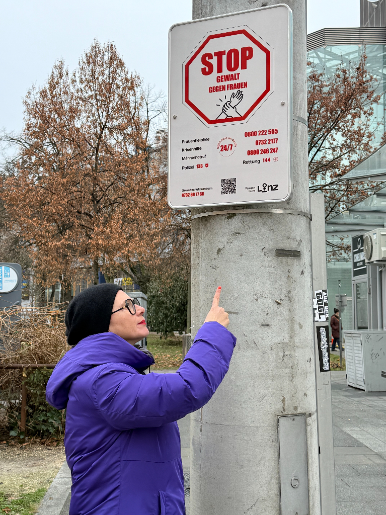 STOP-Schilder an 26 Standorten setzen klares Zeichen gegen Gewalt gegen ...